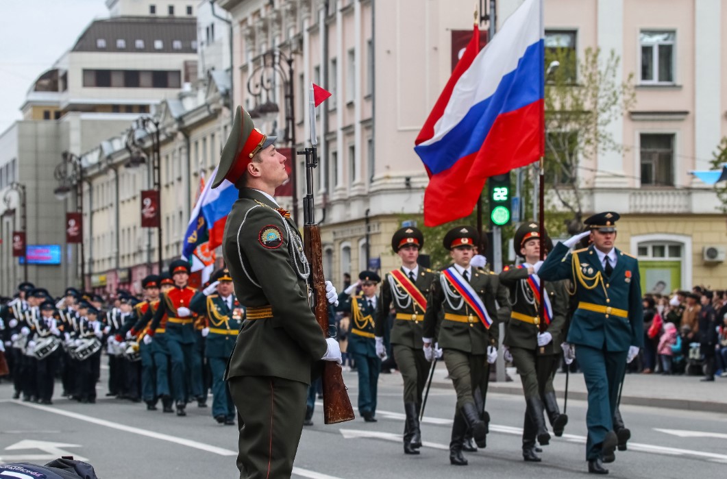 Тюменцы празднуют 9 Мая. Фоторепортаж